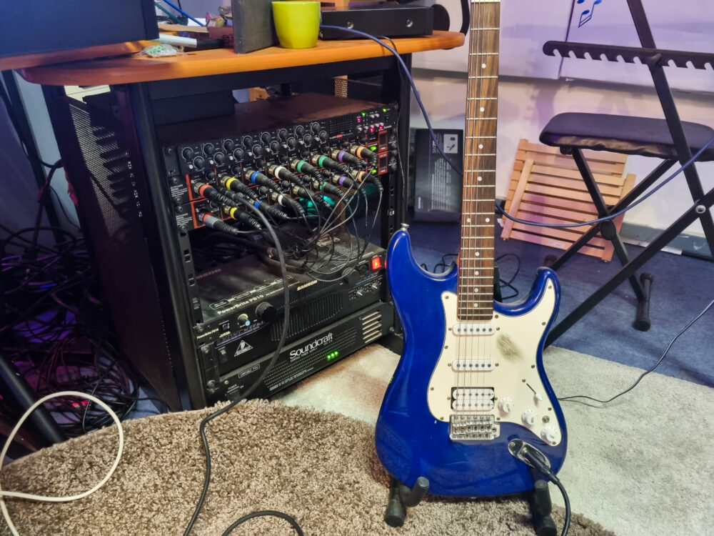 How to record electric guitar in your home studio